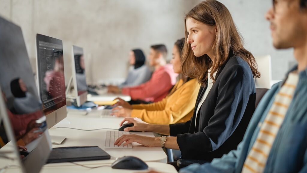 ¿Puede tener la empresa más becarios que trabajadores? - Experto RRHH